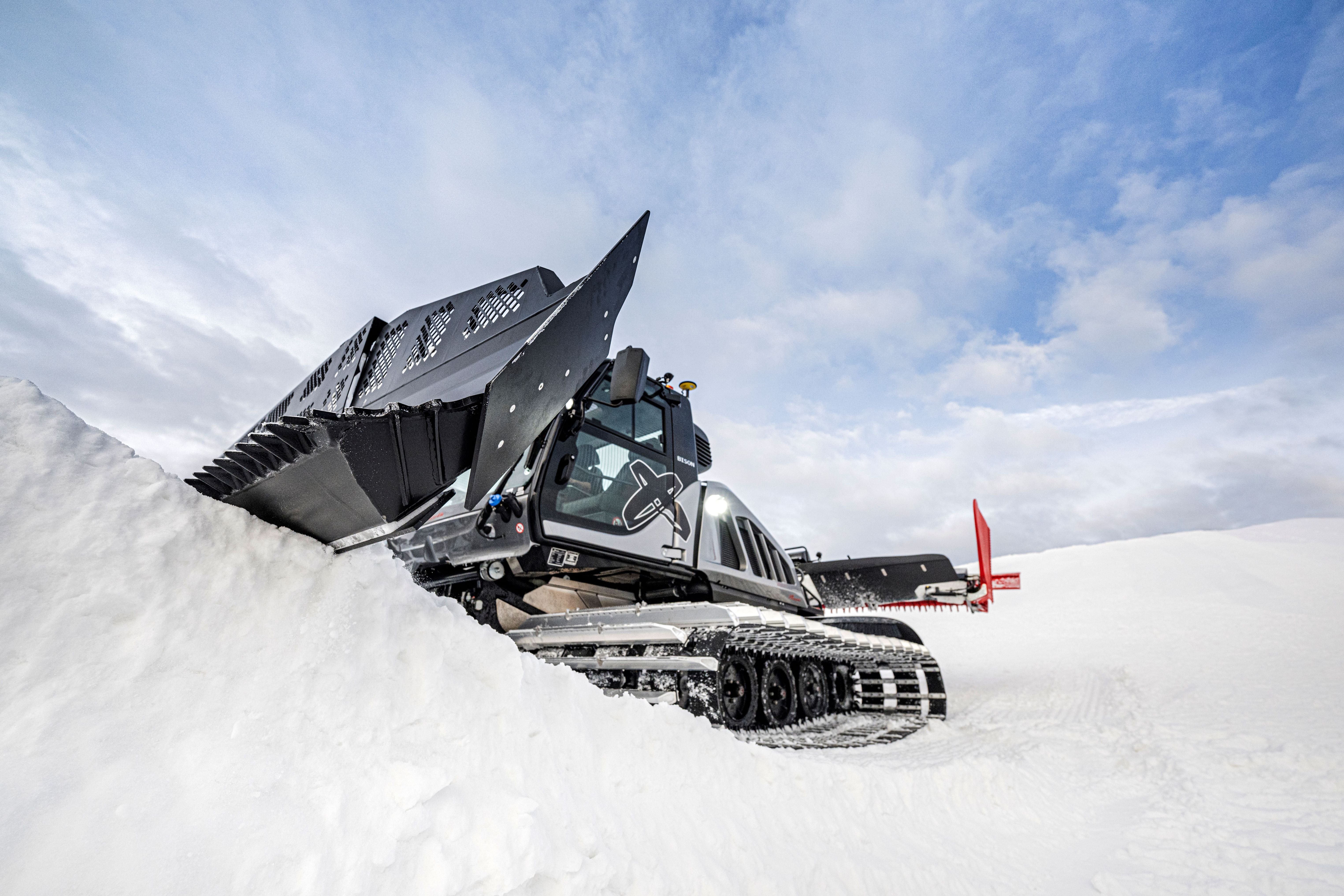 Bison Snow Grommer King of Parks - Prinoth